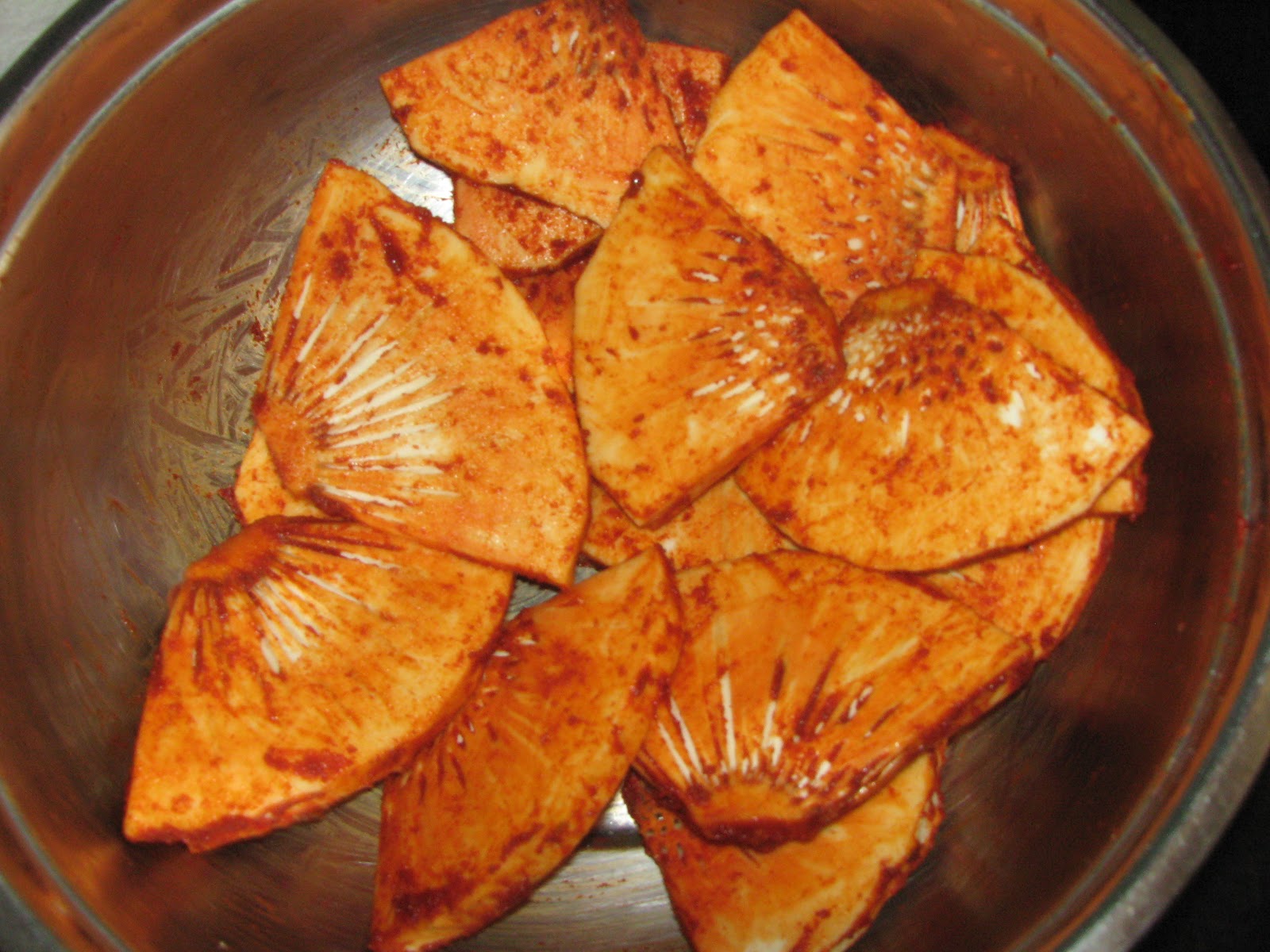 Cook Book: Jeev Kadgi Podi (Breadfruit fritters)