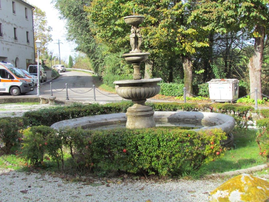 Le epigrafi storiche nascoste e non: Crespina Lorenzana. La fontana ...