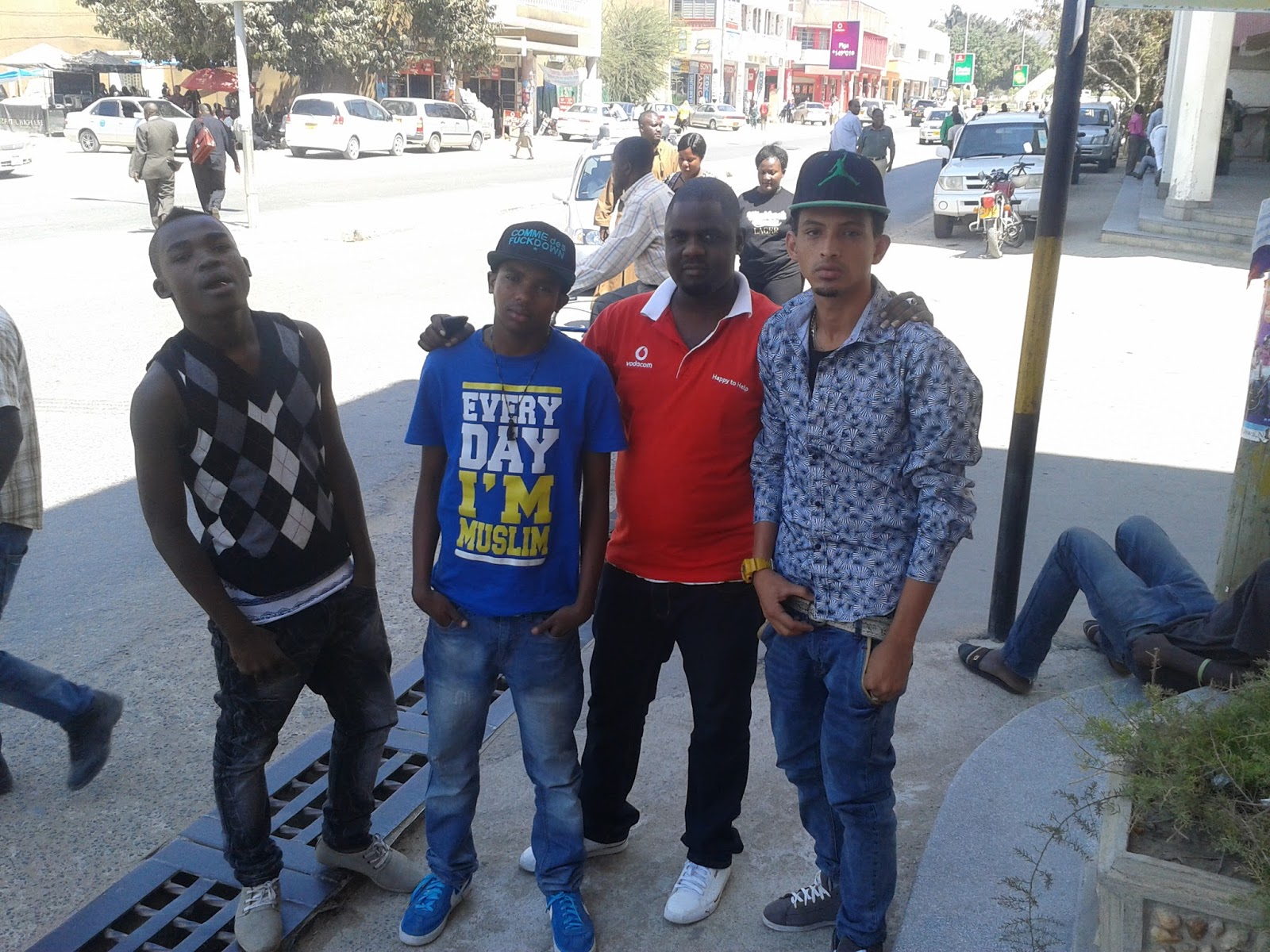 tzya kijanja: TAZAMA PICHA 15 ZA DOGO JANJA NA DOGO ASLEY WAKIWA KATIKATI YA MJI WA DODOMA LEO ...