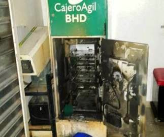 Espacio Abierto: Desconocidos Arrancan Cajero del Banco BHD-León en Pto ...