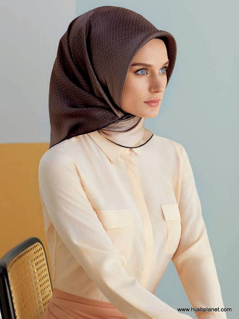 Koleksi Jilbab Turki Sutra Segi 4