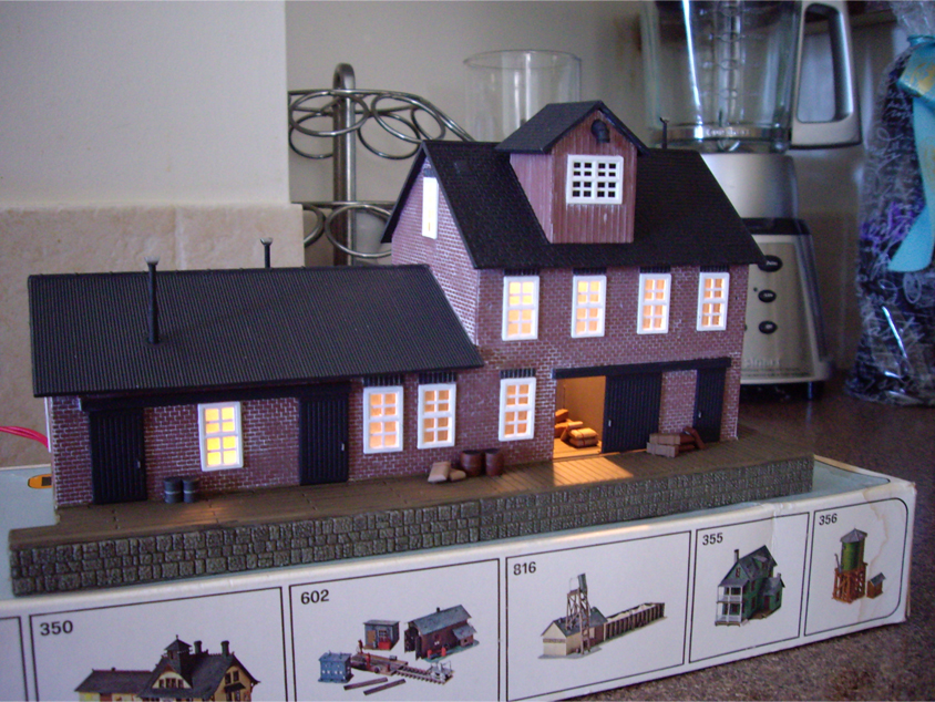 Freight Station by POLA - TY'S MODEL RAILROAD