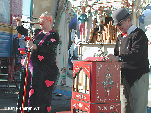 Sirkusteltta: Risto Autio