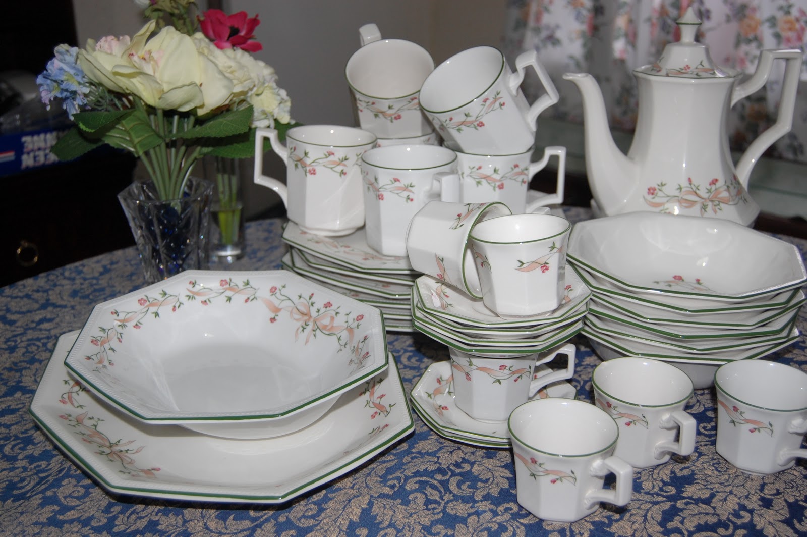 BarangUK: Johnson Brothers Eternal Beau Dinner Set (33 pieces ...