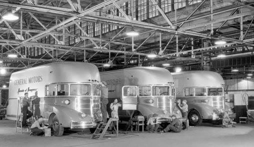 CARHUNTER : GENERAL MOTORS PARADE OF PROGRESS- FUTURLINER OR STREAMLINER?