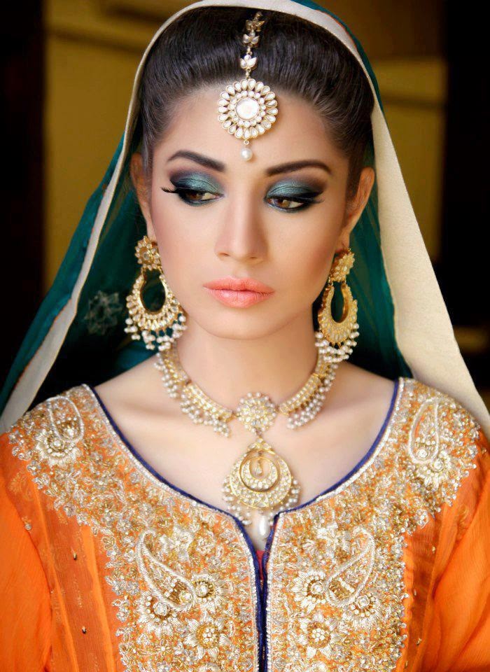 free stars wallpaper: Sidra Batool HD Wallpaper