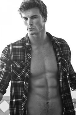 Los Ojos del Espectador: derek theler