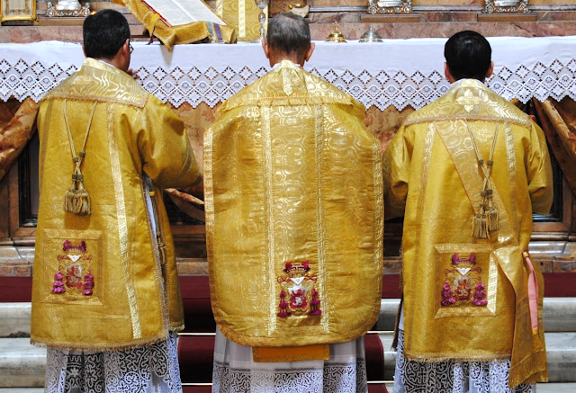 The Evolution of the Apparelled Amice: The Cappino, Collarin and ...