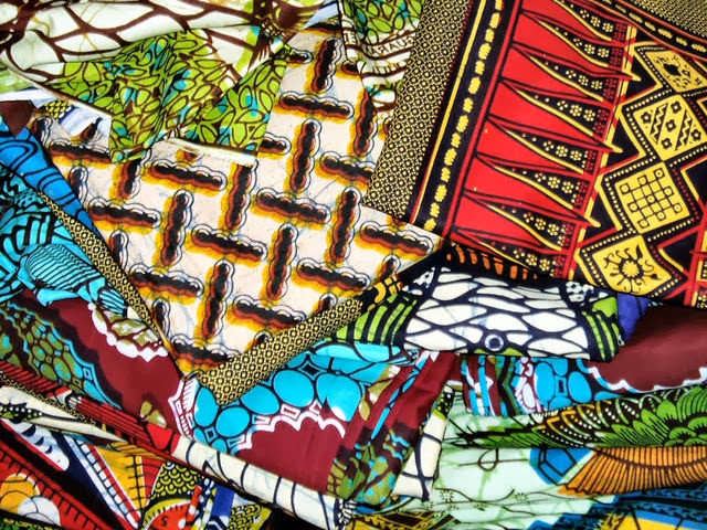 Let's go out today: "Les couleurs textiles du Sénégal" , Tioup, Tak et ...