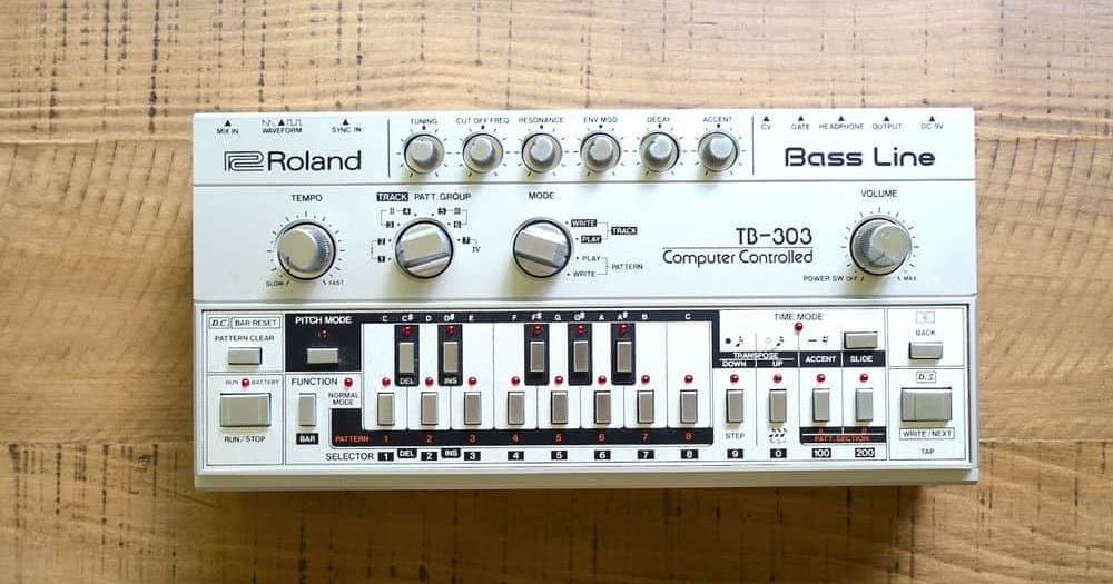 MATRIXSYNTH: Roland TB-303 with Original Gig Bag