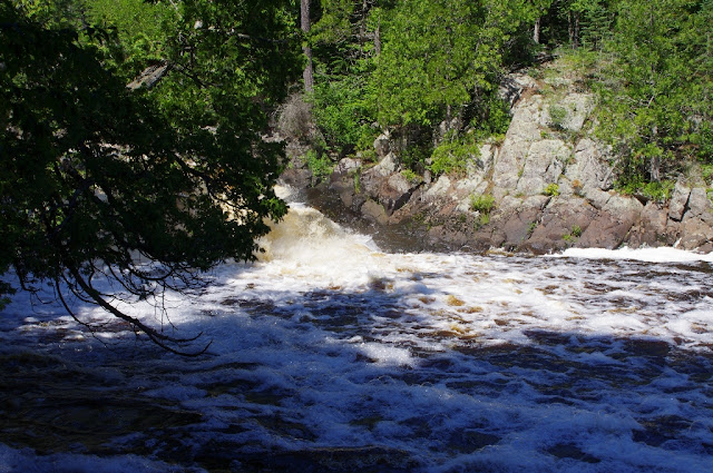 American Grouch: Manitou River, a short hike.