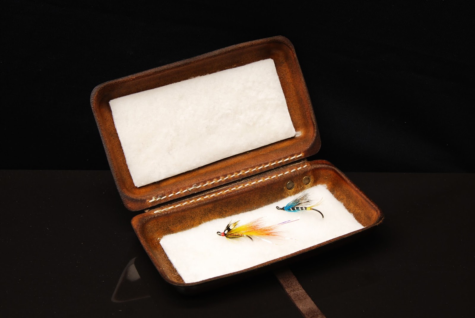 The Fiberglass Manifesto: ART MERK STUDIO - A Handcrafted Leather Fly Box