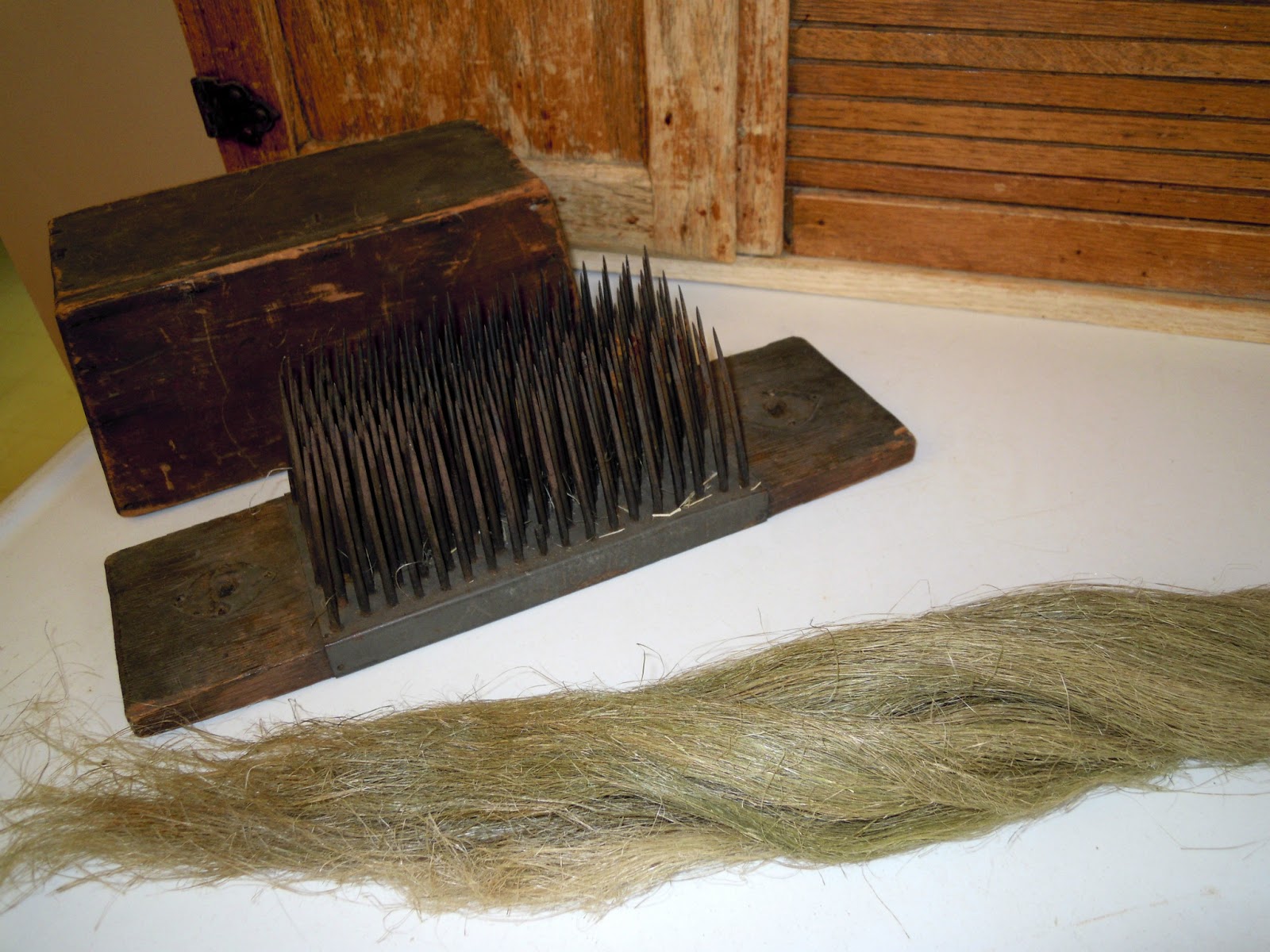 The Inconsequential Blogger: Flax to linen experiment - Spinning the flax