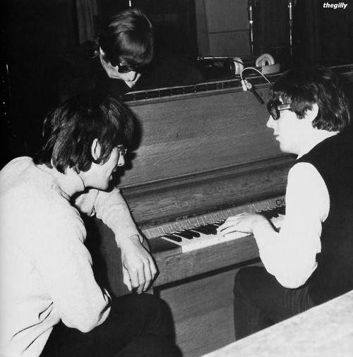 Historia The Beatles (Fab Four): ELEANOR RIGBY - album 'REVOLVER'