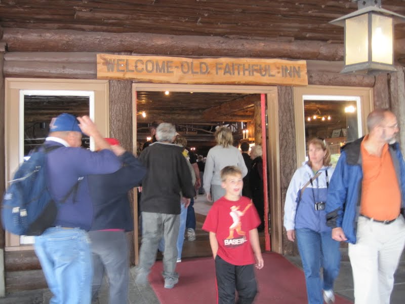 The Scallywagon: YOU SKIN GRIZ', PILGRIM? Yellowstone National Park