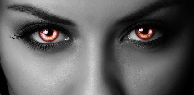 El Espejo Gótico: Relatos de vampiresas