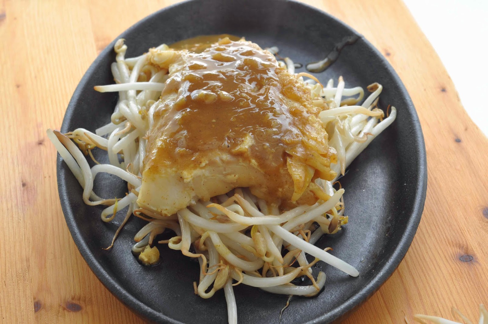 Simple Food: Chinese Style Spicy Cod Fillets on Beansprouts