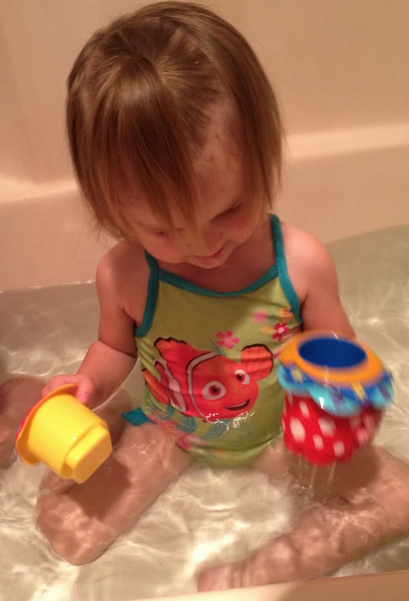 Cummins Life: Nuby Splish Splash Bath Time Stacking Cups Review
