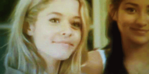 ''A'' For president: Gif Alison!