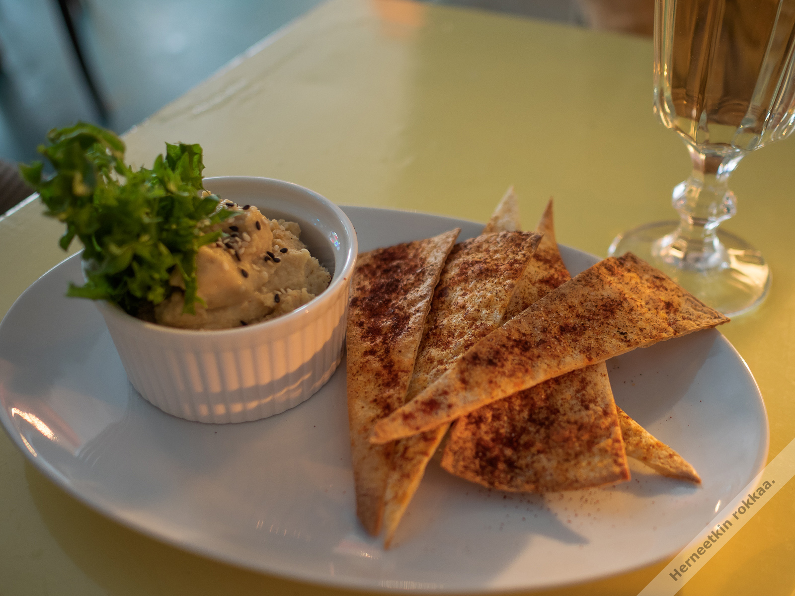 Herneetkin rokkaa.: Ravintolat Nop, Sinilid ja Must Puudel, Tallinna