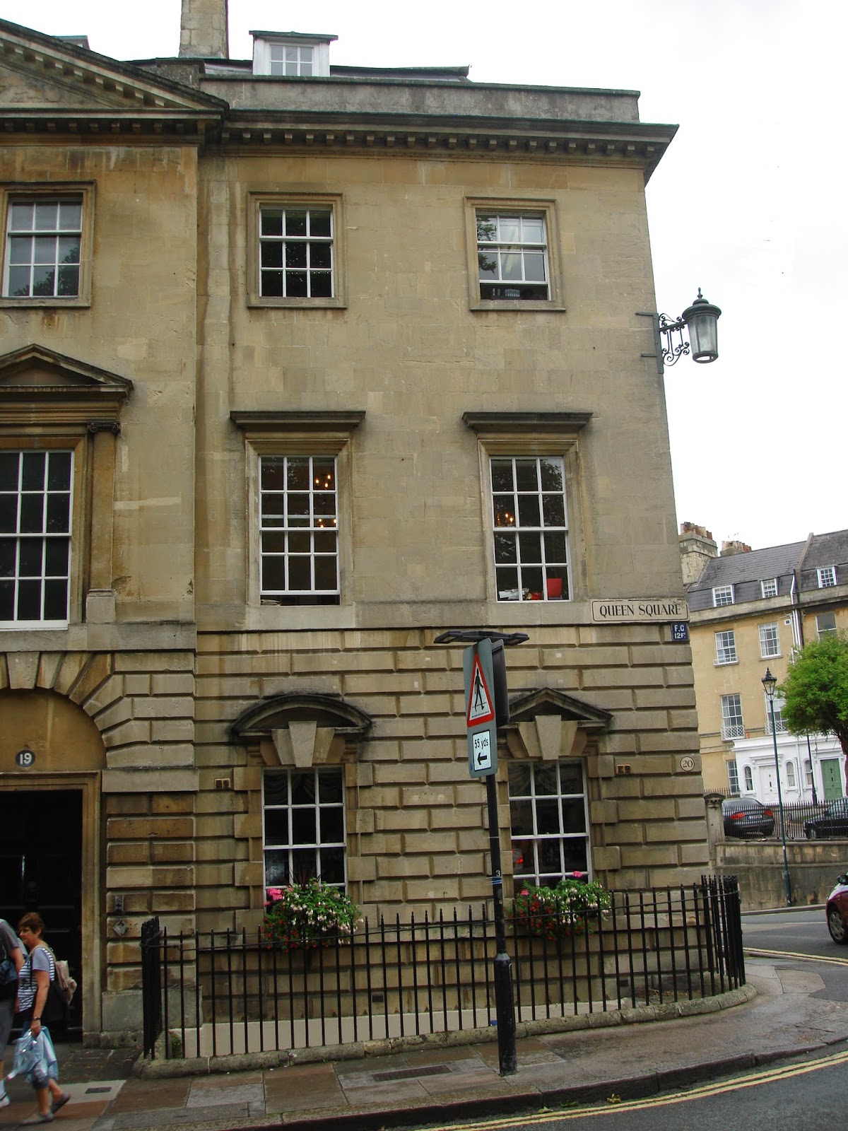 Queen Square Bath - Britain All Over Travel Guide