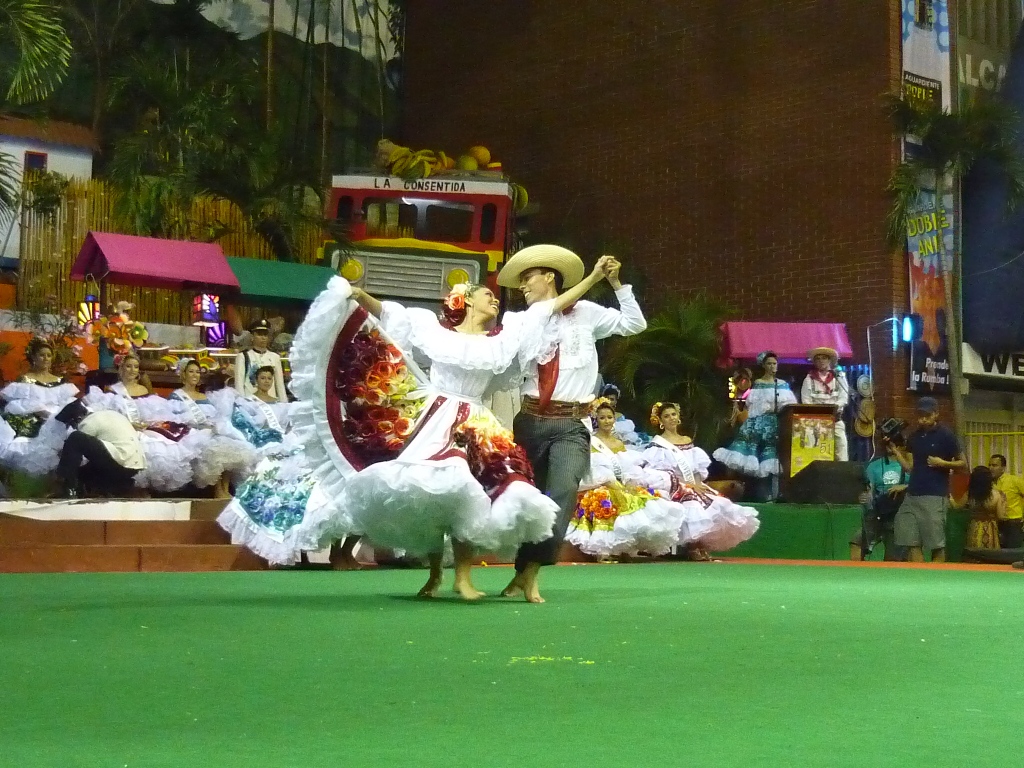 Turistica en el Mundo: BAILANDO EL BAMBUCO
