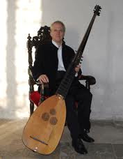 Ureuk World Music House: Day 18 ~ Italy (Chitarrone)