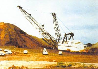 Mining Mayhem: Dragline Bench Failure
