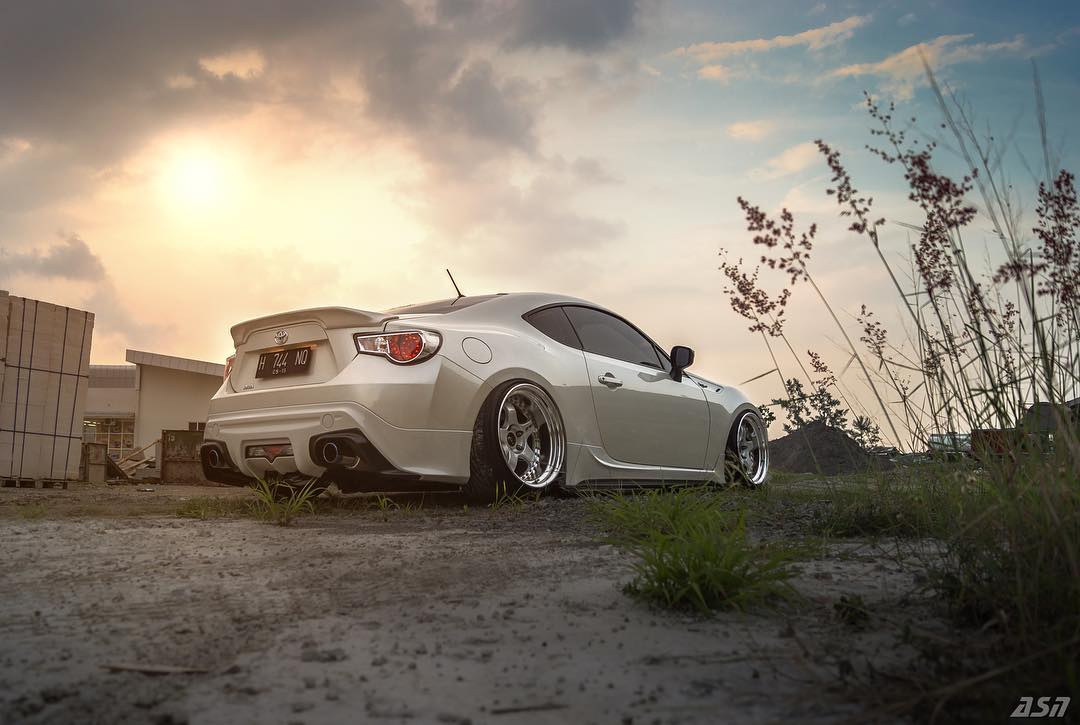 Modifikasi Mobil Ceper Toyota 86 Velg Work Wheels Meister S1 3P Owner ...