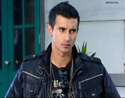 Dahliana: Biografi Ali Syakieb