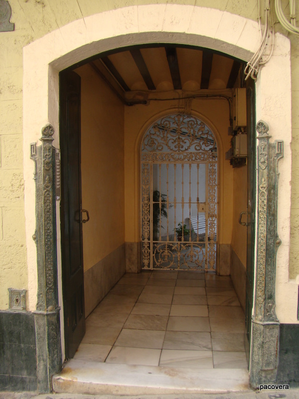 CH´USAY: GUARDACANTONES de CADIZ: cañones y esquinales.(I)