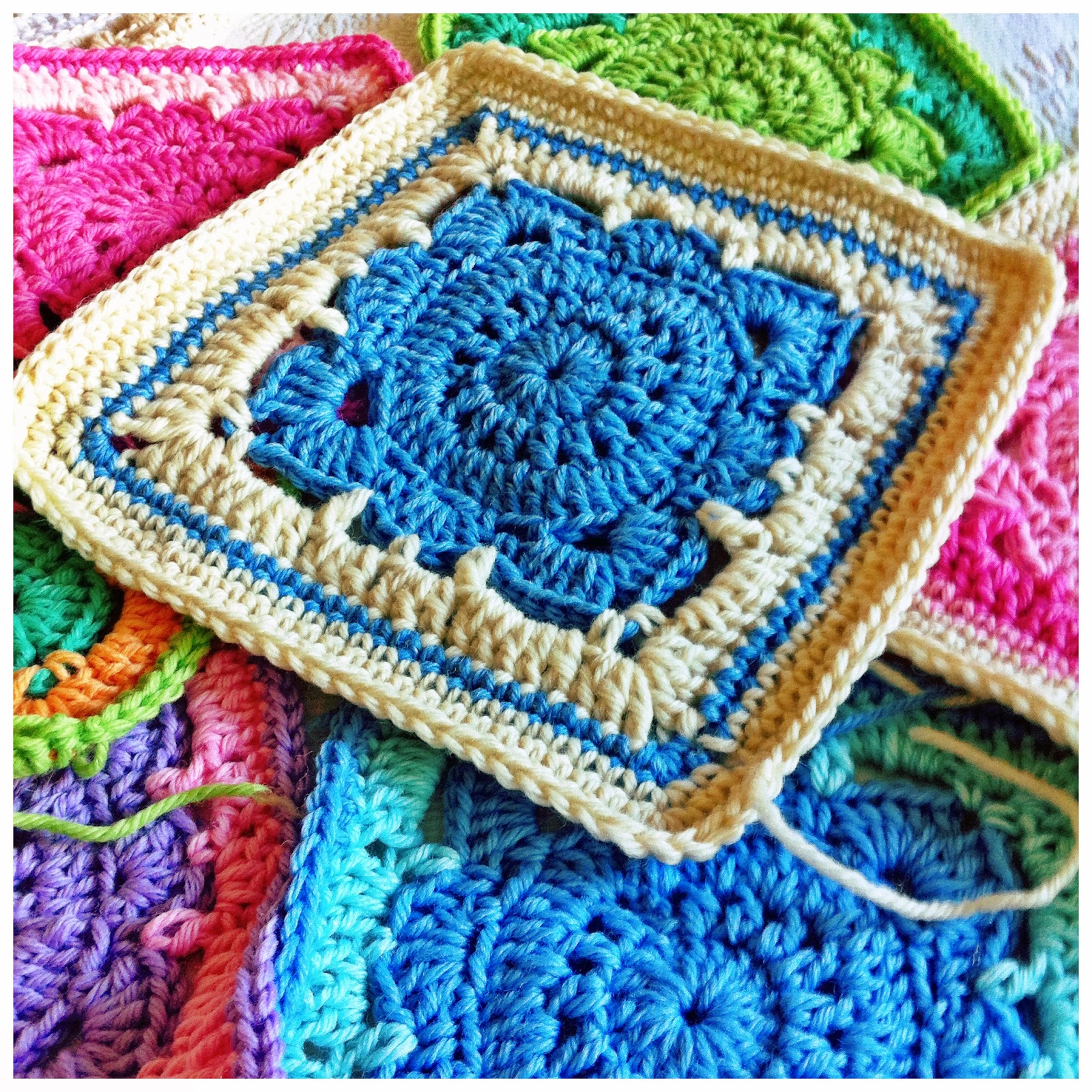 2012 work in progress: Coperta a uncinetto"Abracadabra"