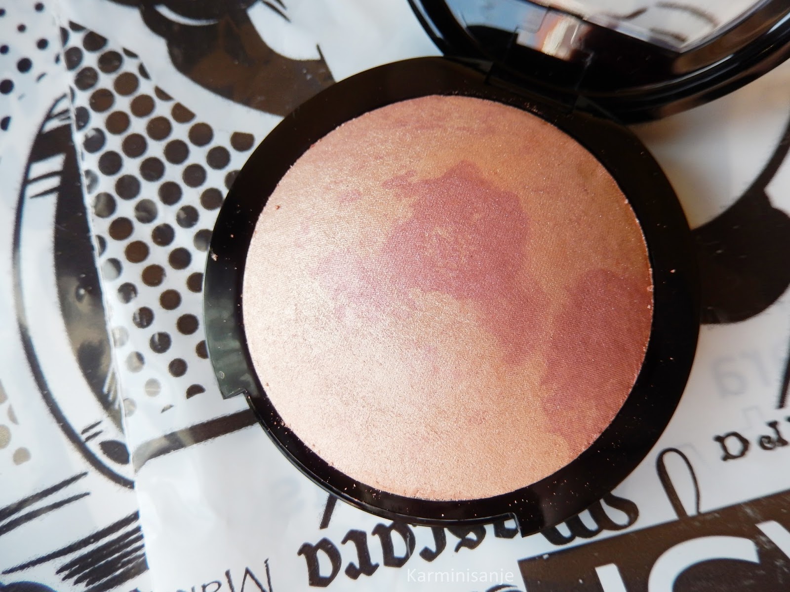 Karminisanje: Farmasi iluminator i rumenilo