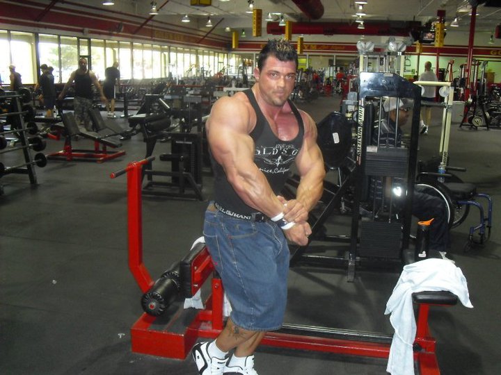 LA PERFECTION FAITE HOMME: TONY BREZNIK 03