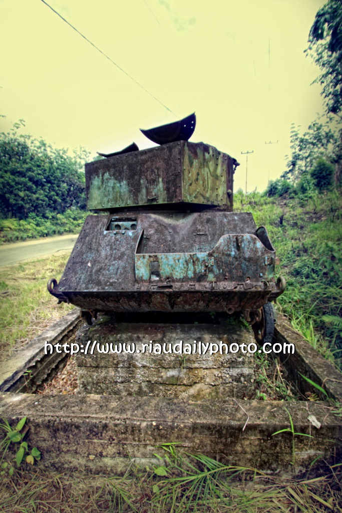 TANK BAJA EKS PENINGGALAN BELANDA DI INUMAN | RIAU DAILY PHOTO