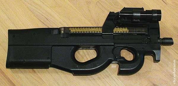 GUN MANIAC: FN P90 PERSONAL DEFENCE WEAPON