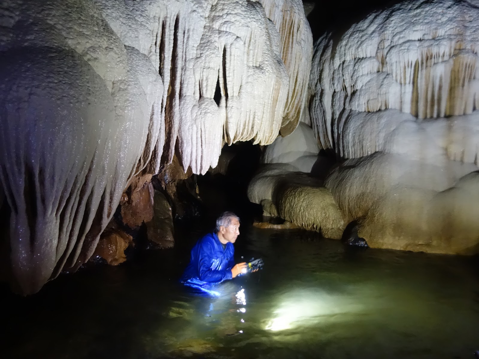 Live 4 fun: Scuba Diving , Cave Diving, Dry Cave