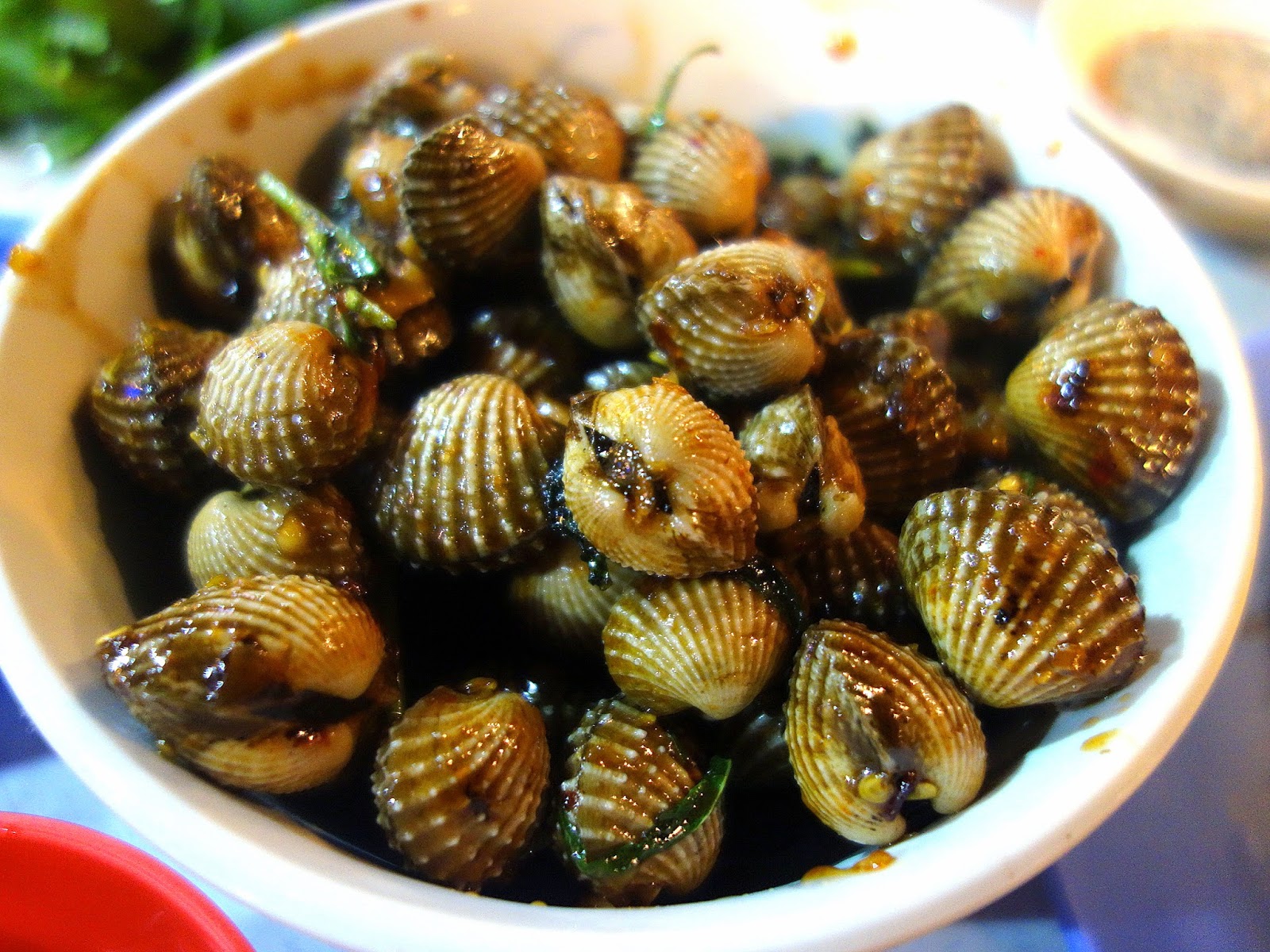How many people in /k like to eat cockles?