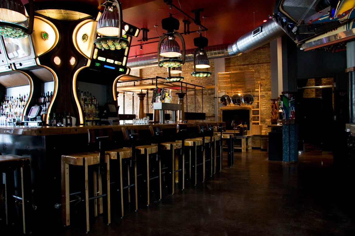 Top Notch Chicago: top notch ventures to pilsen- simone's bar