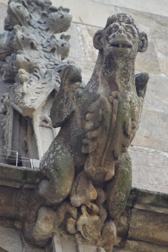 El mundo de Juan María: Viajes y Fotografía: Las gárgolas del edificio ...