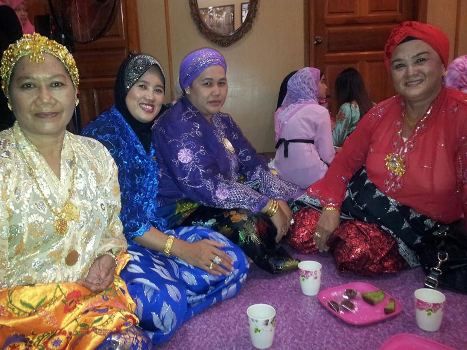 Persatuan Suluk Bersatu Sabah (PSBS) Malaysia: Pakaian tradisional ...