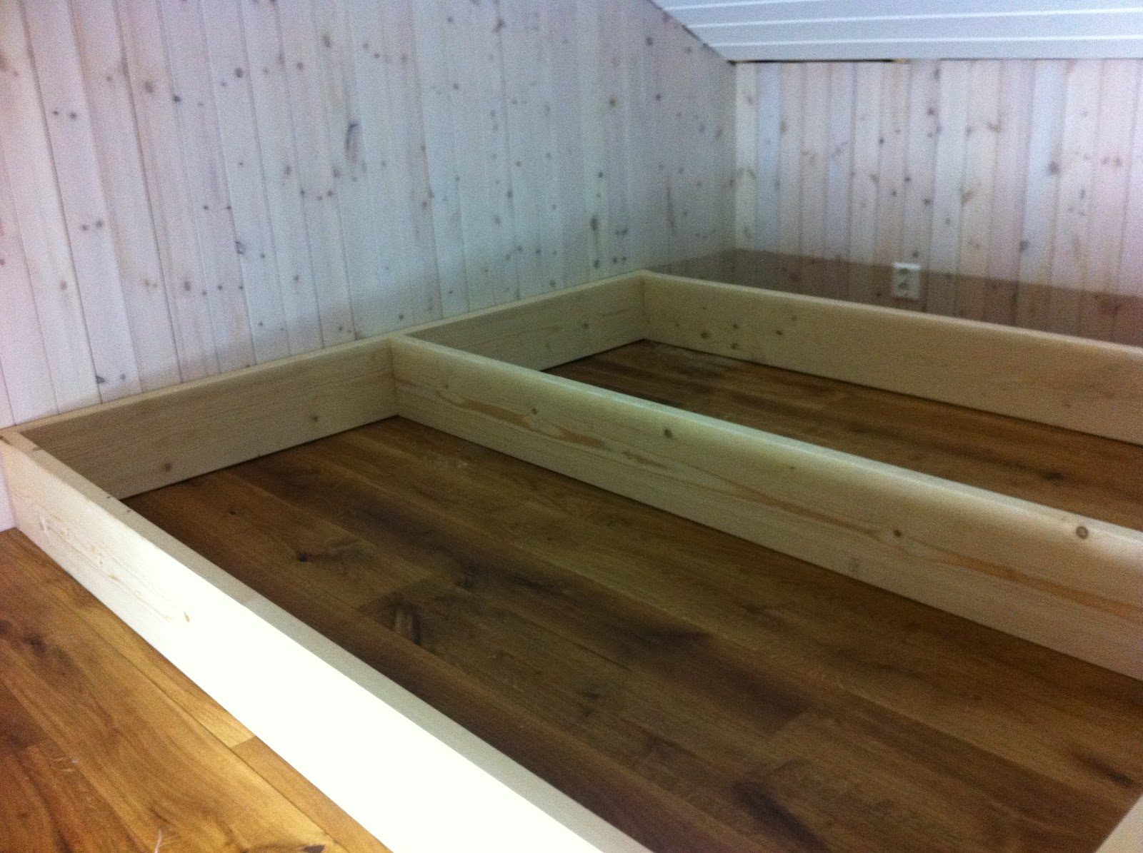 Fruens vilje: Vi bygger seng.