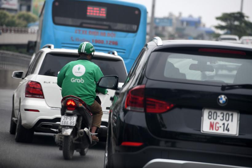 Ride-Hailing Service Grab Raises Another $1 Billion In Current ...