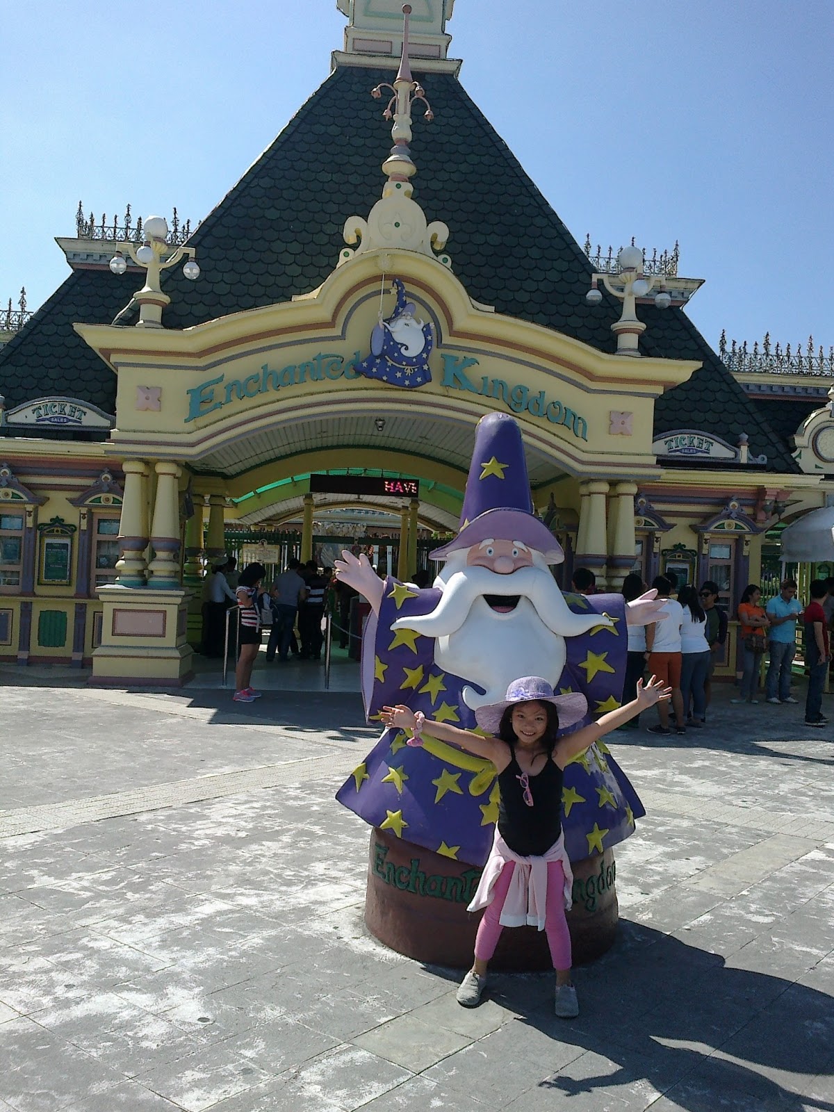 The Enchanted Kingdom Experience - Tagaytay & Enchanted Kingdom Escapade