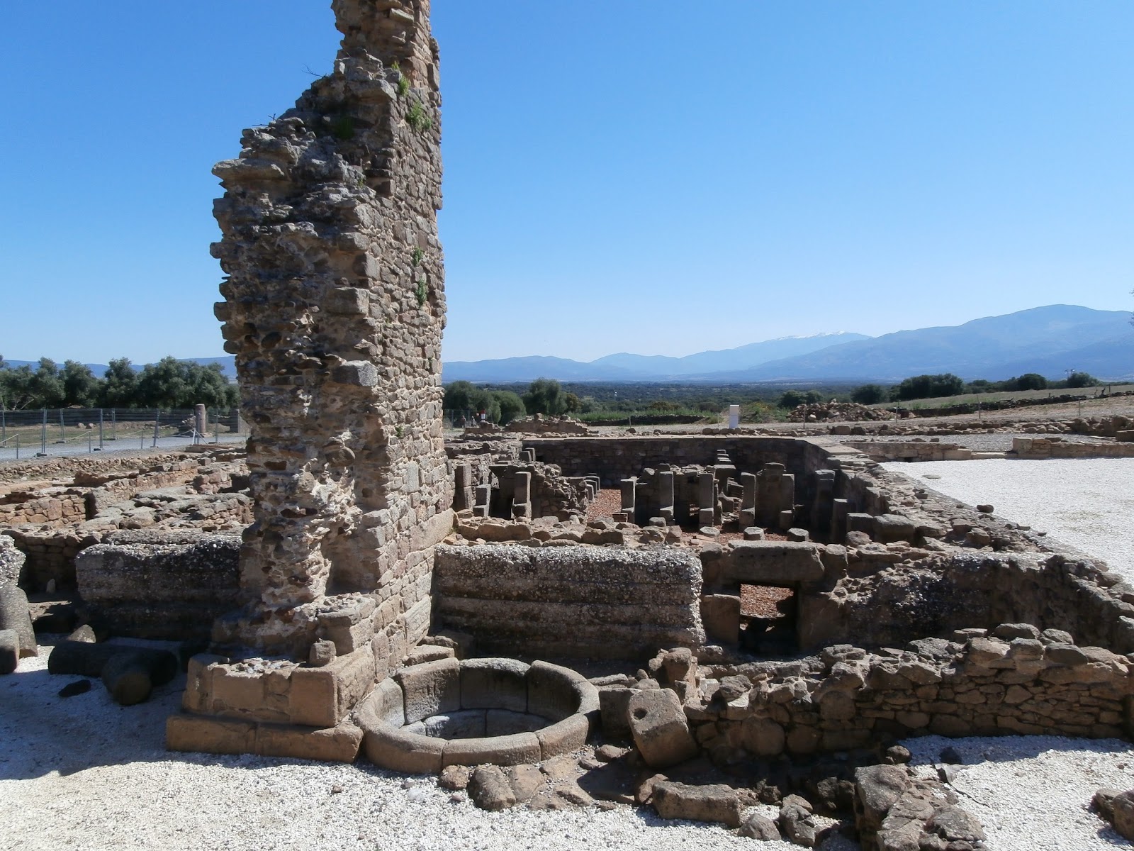 OPPIDA IMPERII ROMANI: CAPERA (Oliva de Plasencia)