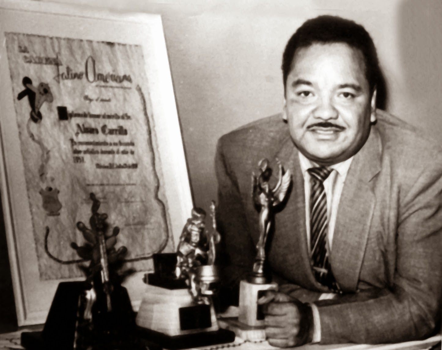 Revista OpciónEs: En honor al canta-autor oaxaqueño