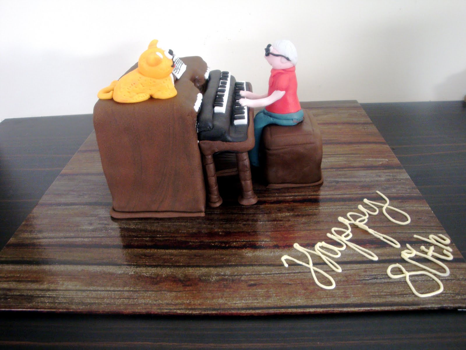 Mrs Woolley's Cakes: Grandads 80th Hammond Organ Cake
