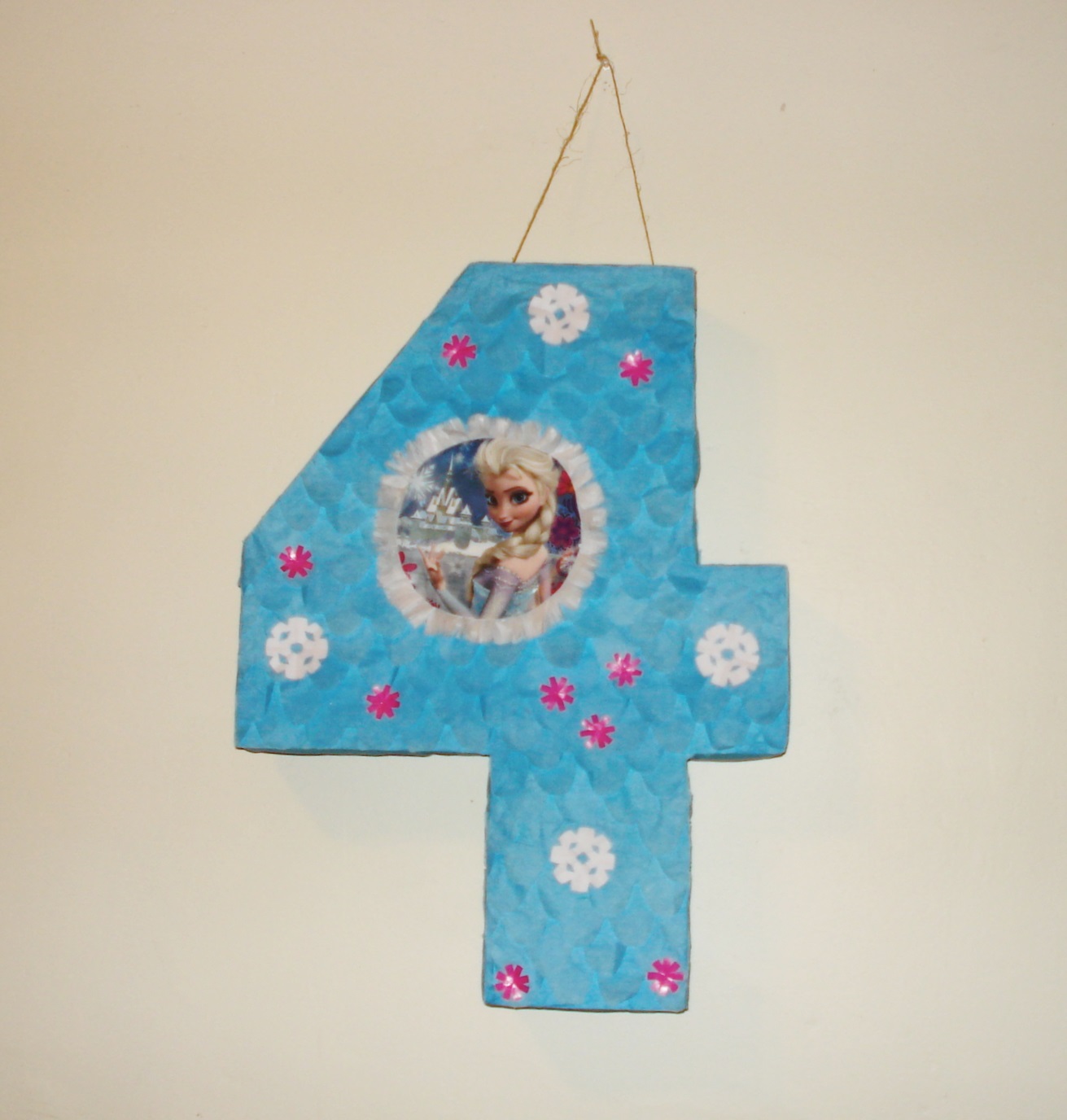 Piñatas: themed piñata numbers