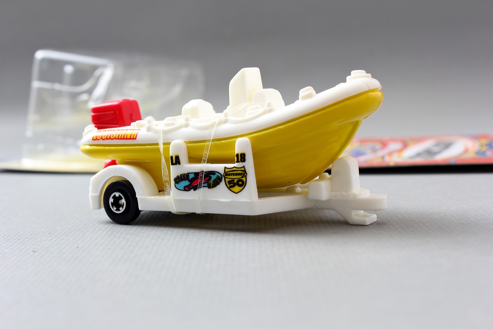 Ian's Diecast: Matchbox: Boat with Trailer
