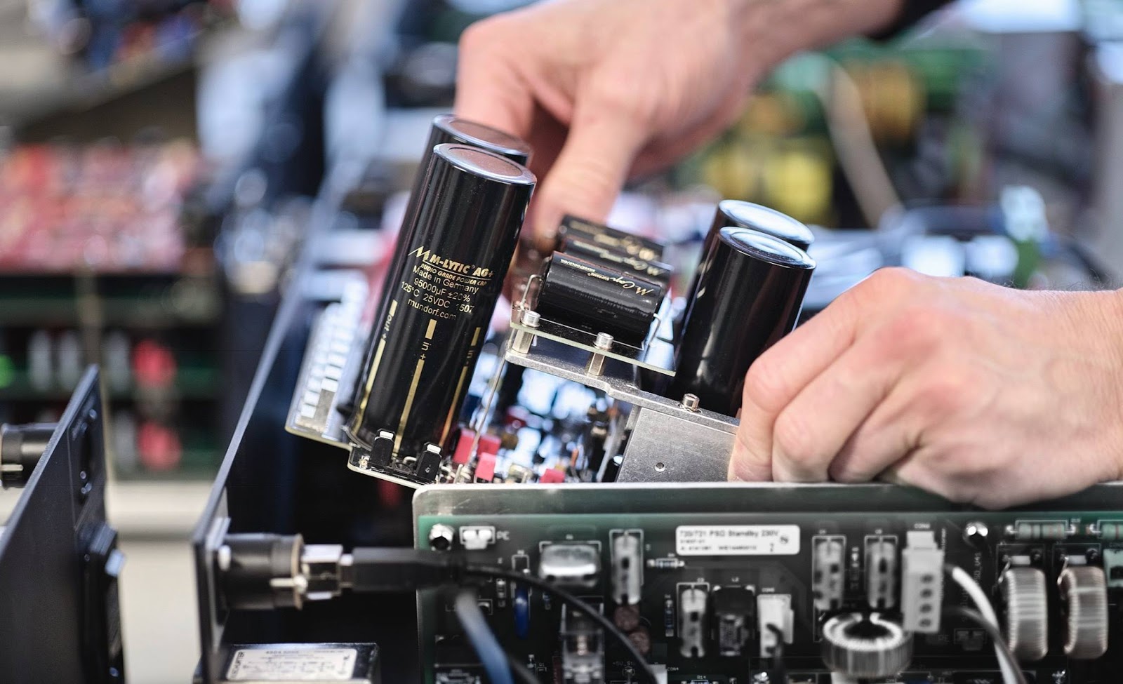 Soulution 760 D/A-Converter in production – M & S | Ultimate High-Fidelity